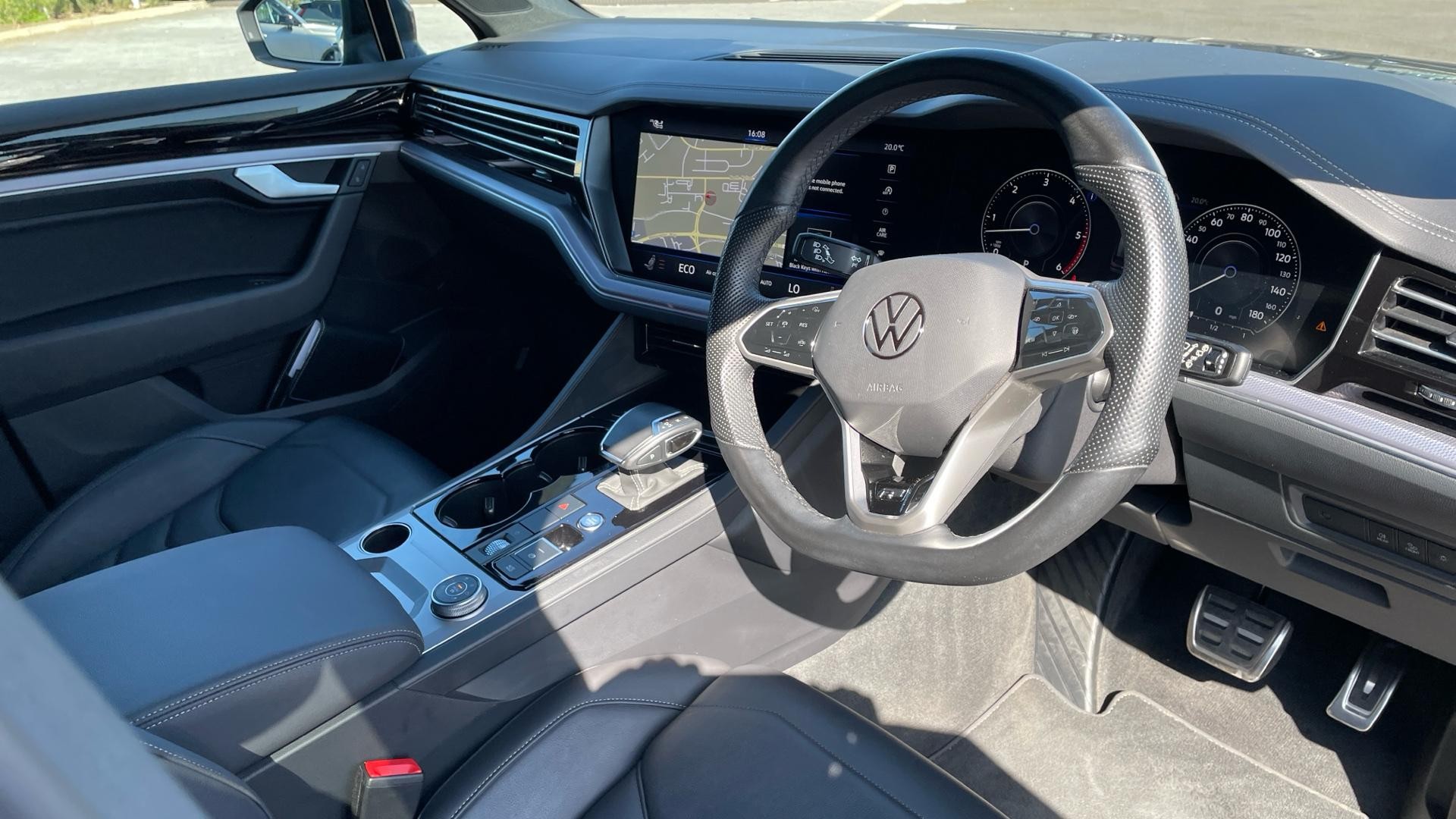 Used Volkswagen Touareg 3.0 TDI V6 R-Line Tech Tiptronic 4Motion Euro 6 ...