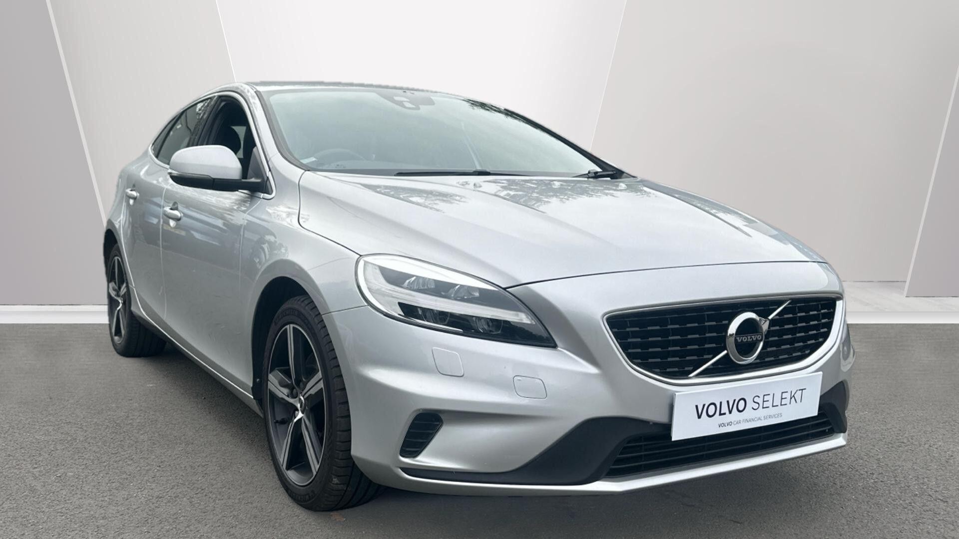 Used Volvo V40 2.0 T2 GPF R-Design Euro 6 (s/s) 5dr - (YB68SFZ)