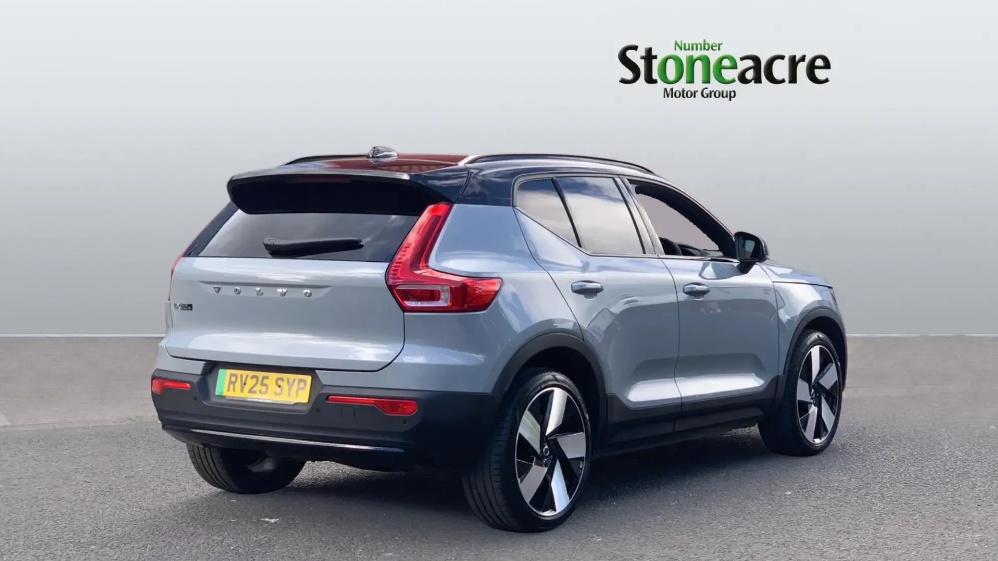 Used Volvo EX40 for Sale | Reserve Online for £99