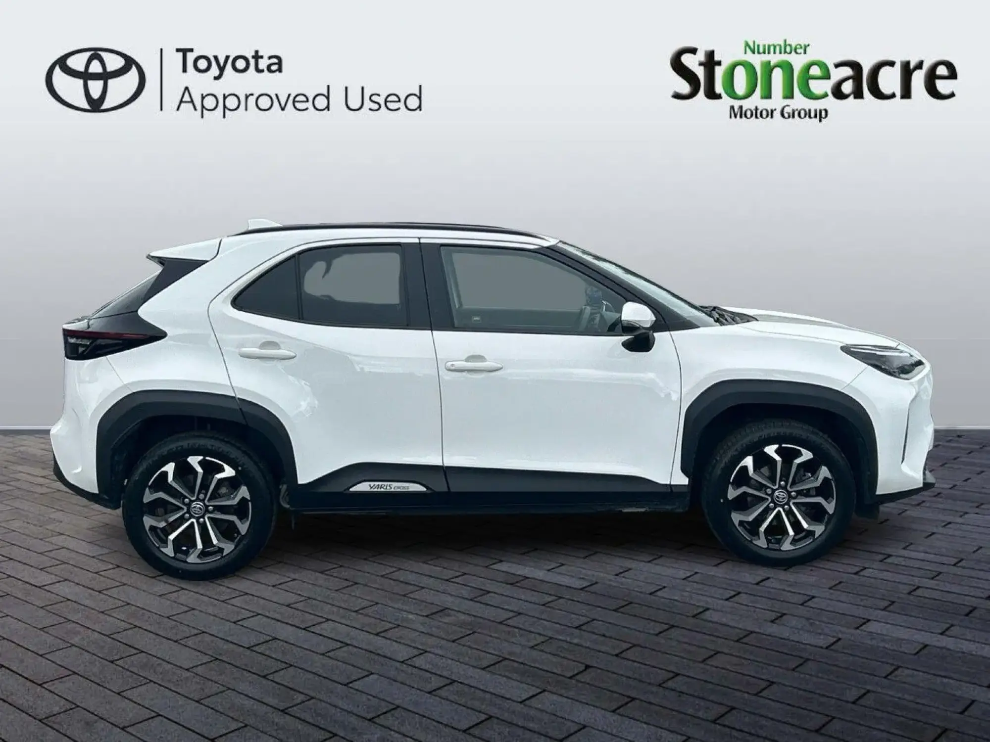 Used Toyota Yaris Cross 1.5 Hybrid Design 5dr CVT - (KR72TDO)