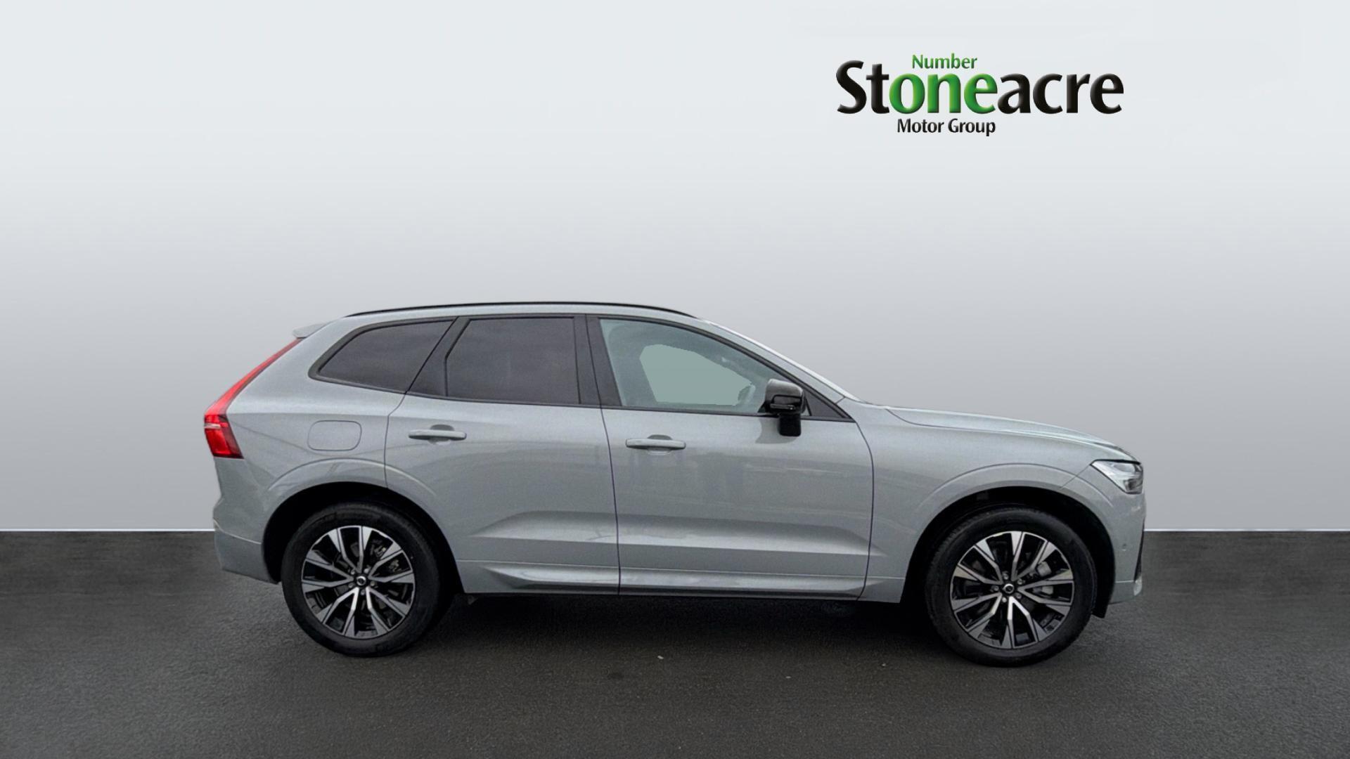 Nearly New Volvo XC60 Plus Dark B5 (250 hp) - (MF25ZKJ)