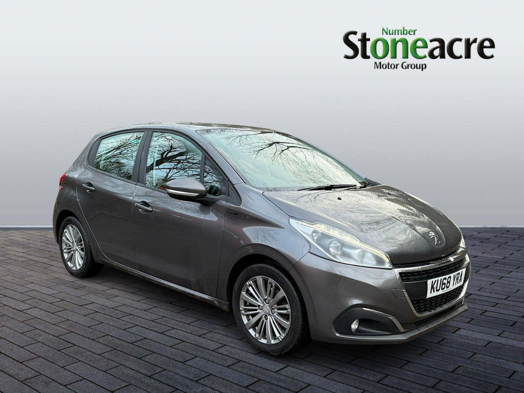 Used Peugeot 208 1.2 PureTech Signature Hatchback 5dr Petrol Manual ...