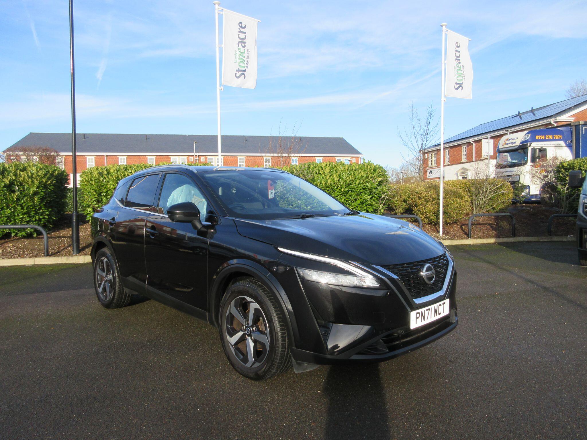 Used Nissan Qashqai 1.3 DiG-T MH N-Connecta 5dr - (PN71WCT)