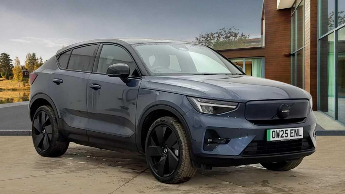 Nearly New Volvo EC40 Single Motor Extended Range 82kWh Plus Black ...