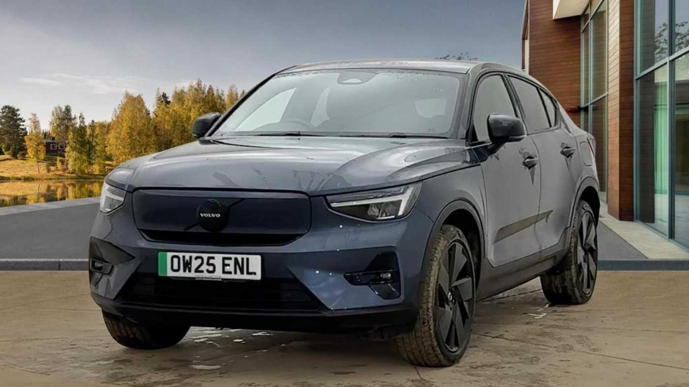 Nearly New Volvo EC40 Single Motor Extended Range 82kWh Plus Black ...